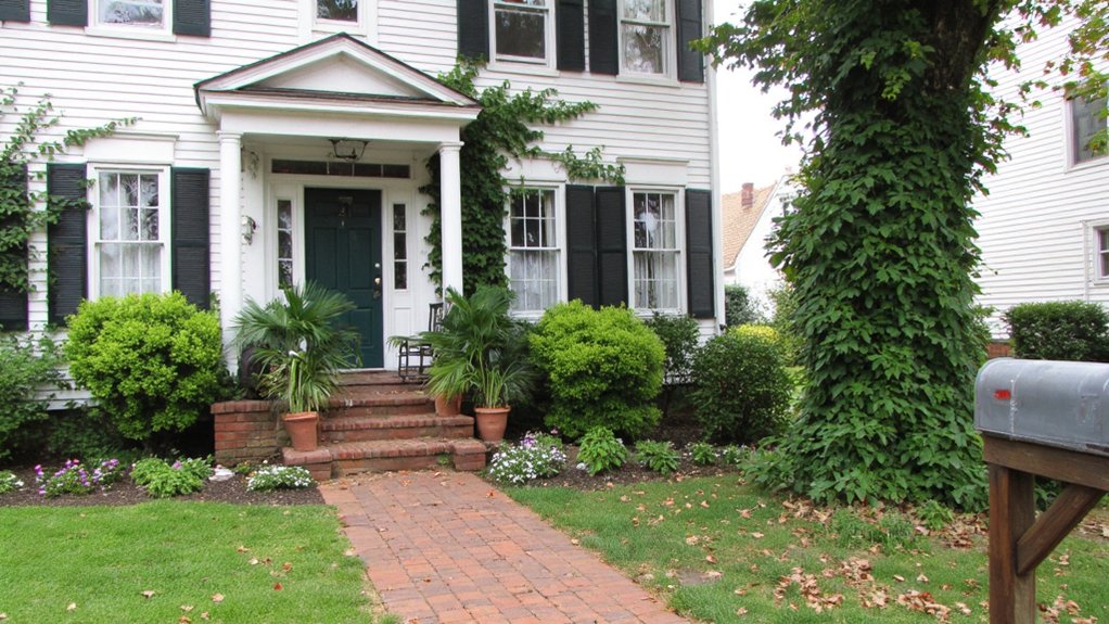 22 Colonial Green House Exteriors That Bring Tradition
